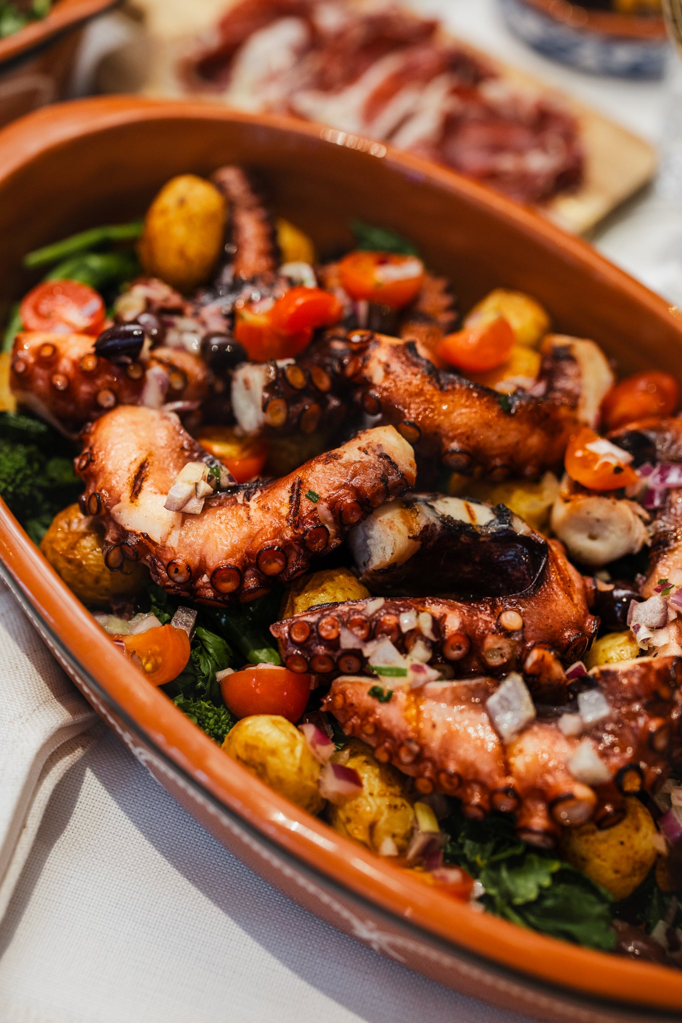 Pieuvre Lagareiro | Plat Familial – Ferreira Cafe
